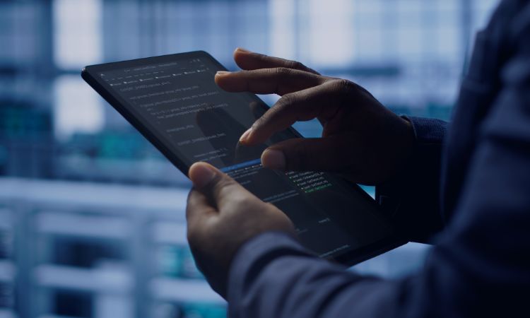 Multi Cloud vs Hybrid: Decision Framework & Cost Models - Xevyte